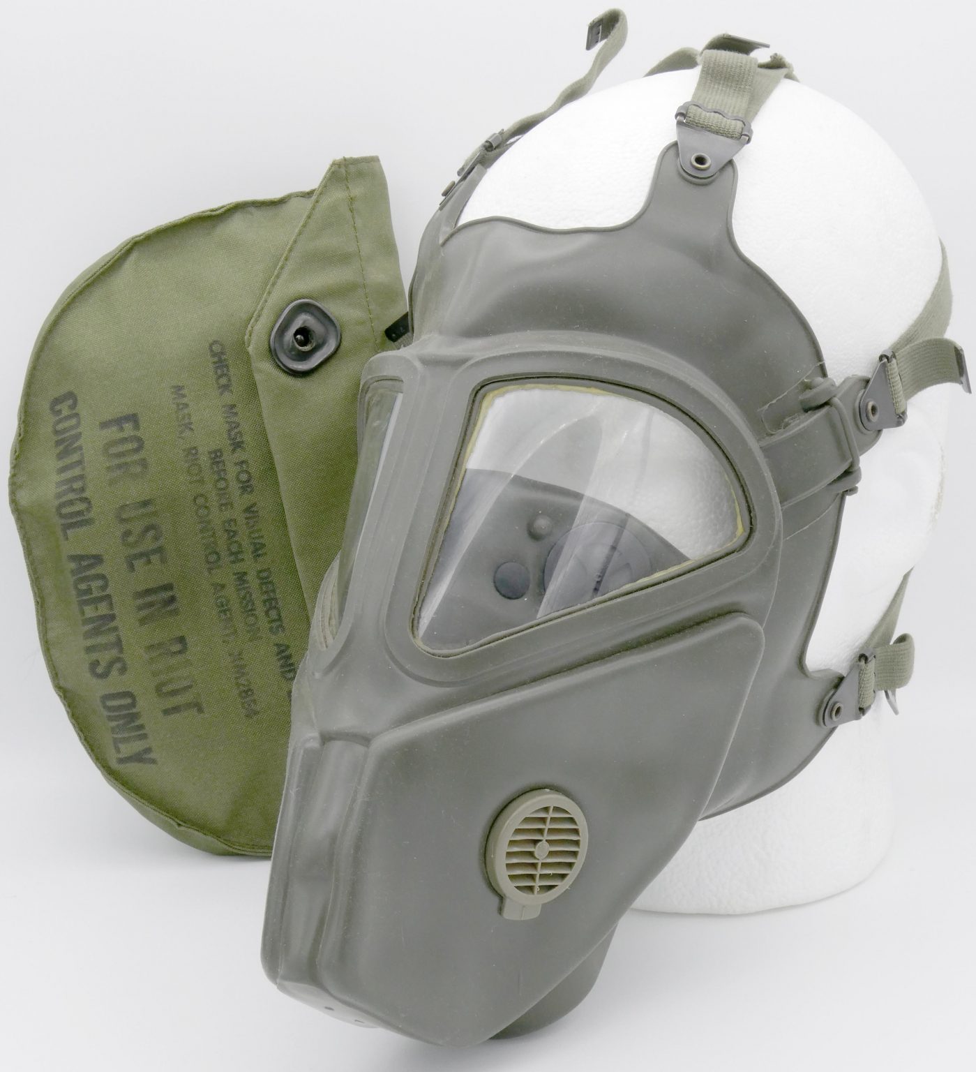 US XM28E4 Gas Mask (1969) | KommandoPost.com | KPS Militaria Collection