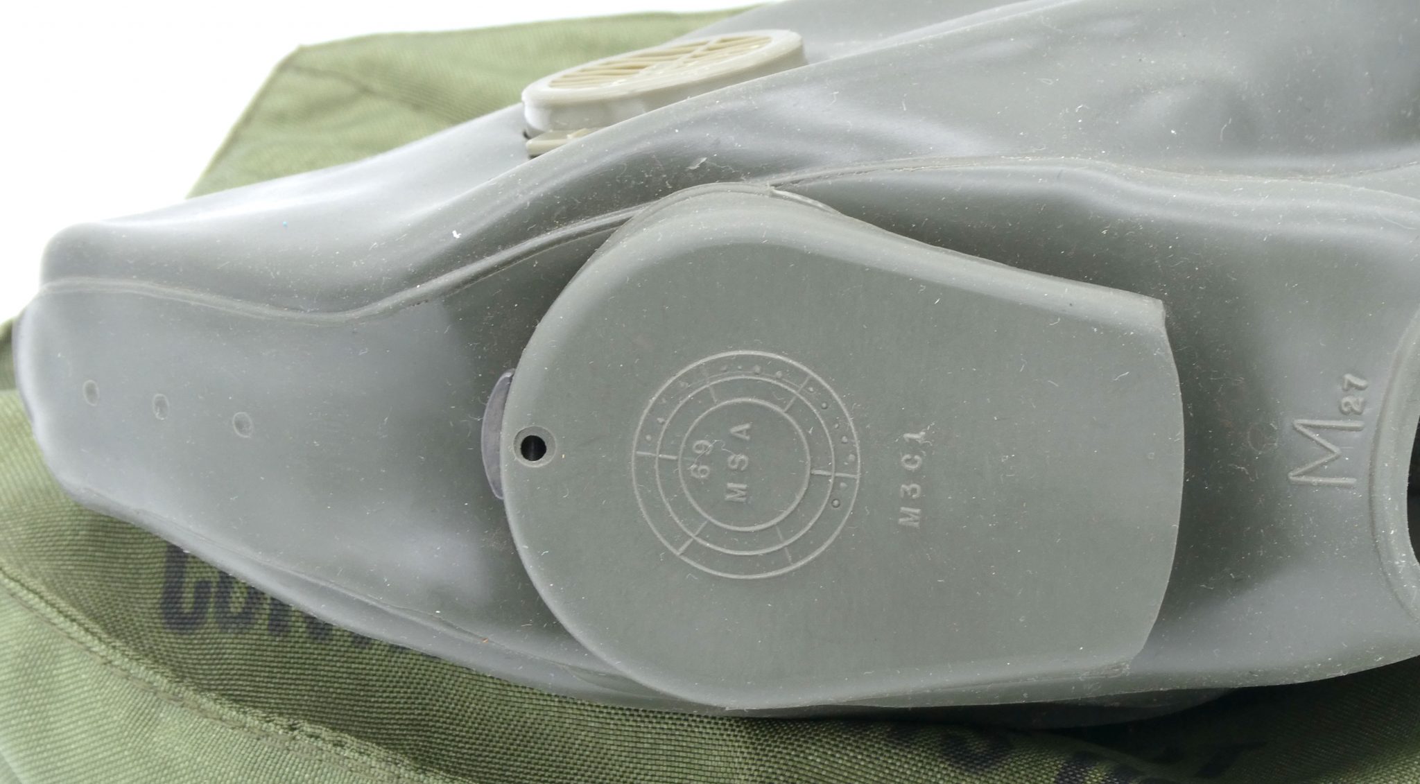 US XM28E4 Gas Mask (1969) | KommandoPost.com | KPS Militaria Collection