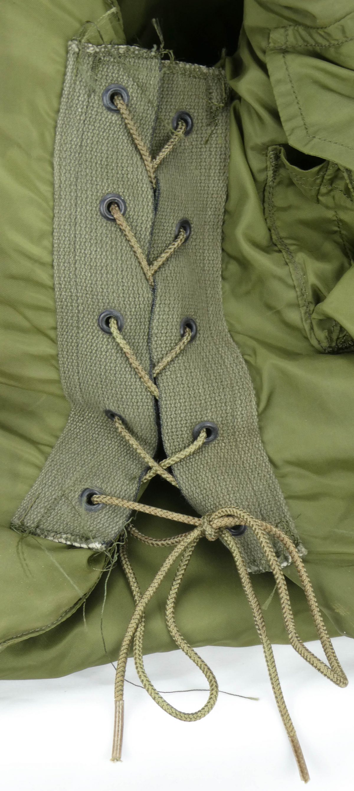 US Army M69 Flak Vest (1969) | KommandoPost.com | KPS Militaria Collection