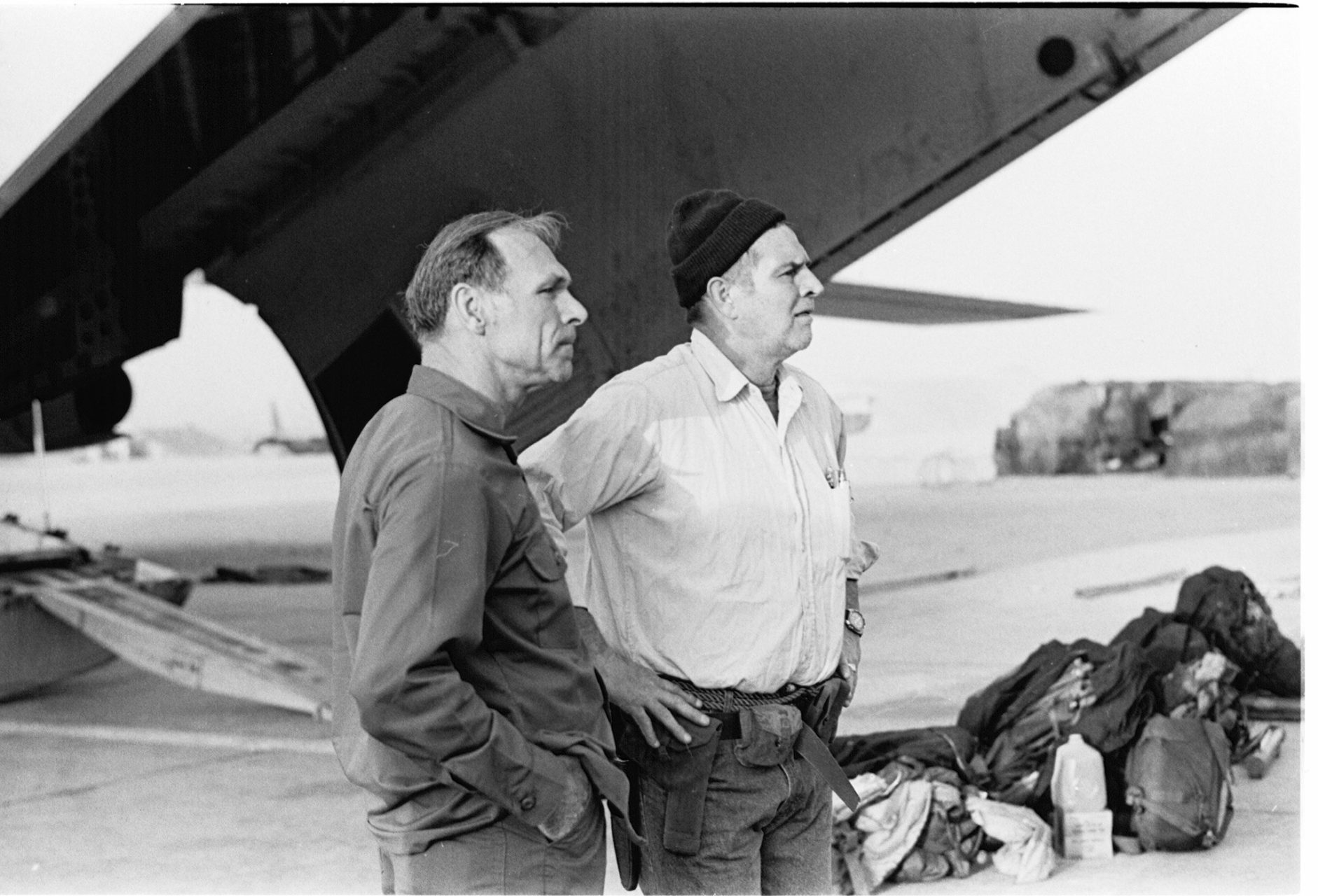 Operation Eagle Claw Photographs (1980) | KommandoPost.com | KPS ...